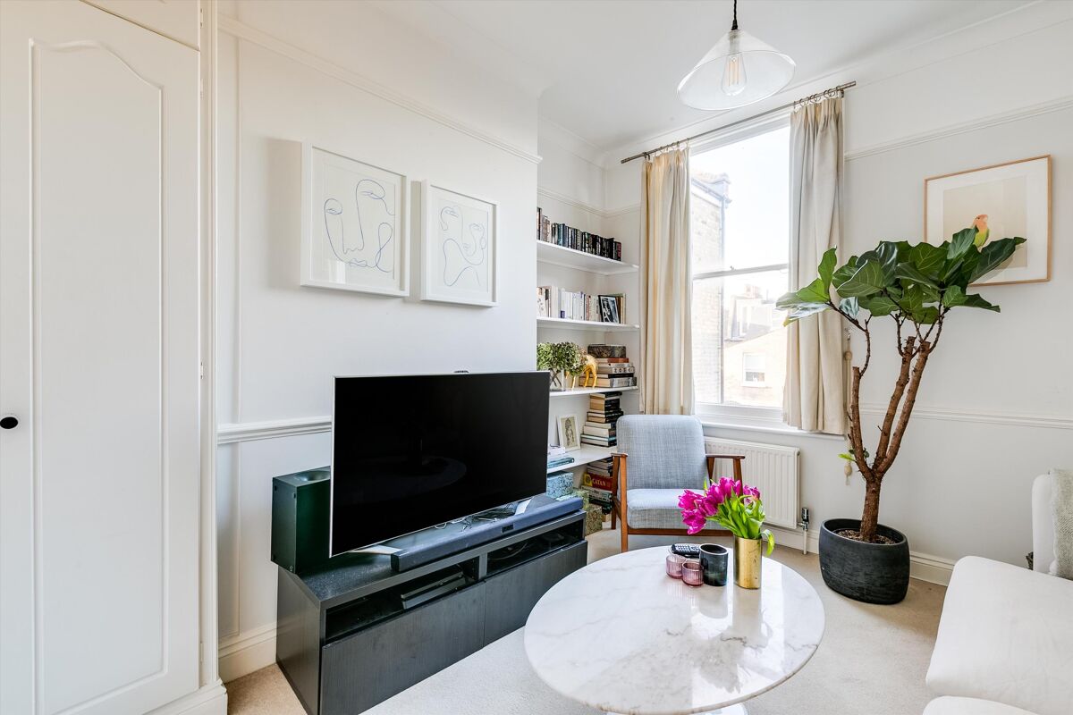 flat for sale in Grandison Road, SW11 - WND012061236 | Knight Frank