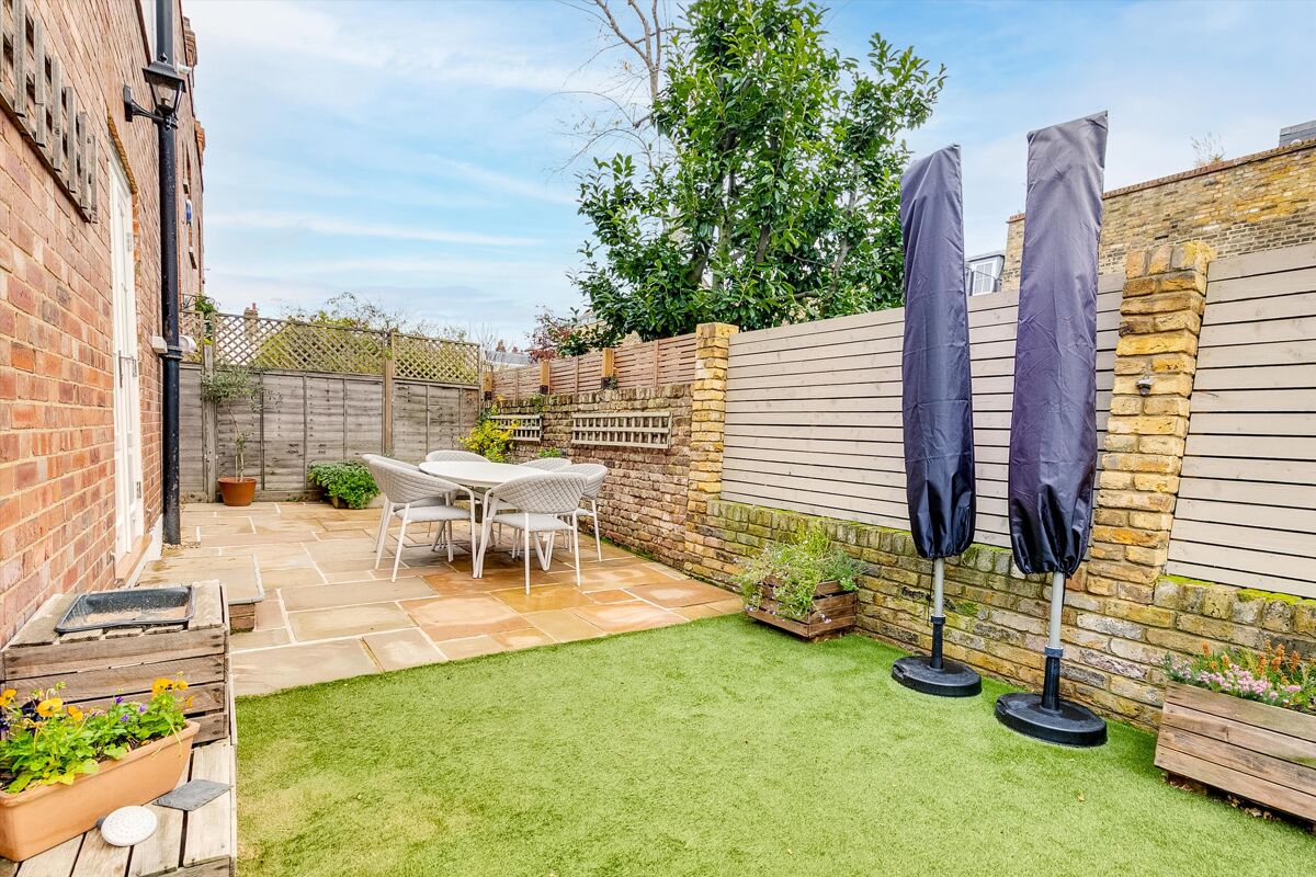 flat for sale in Western Lane, London, SW12 - wnd012091732 | Knight Frank