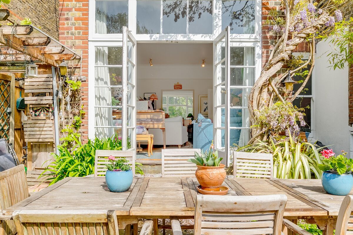 house for sale in Routh Road, London, SW18 - WND012100049 | Knight Frank