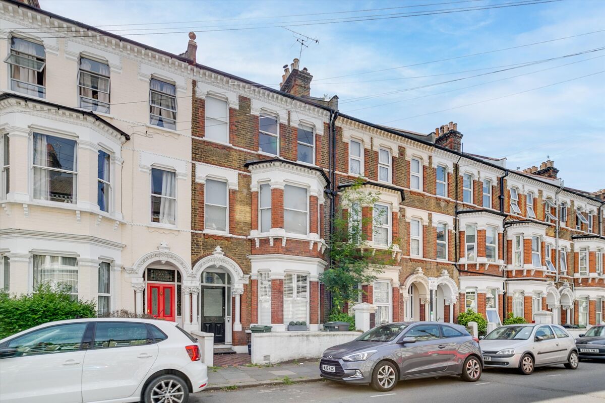 flat for sale in Mayflower Road, Clapham, SW9 - wnd012325682 | Knight Frank