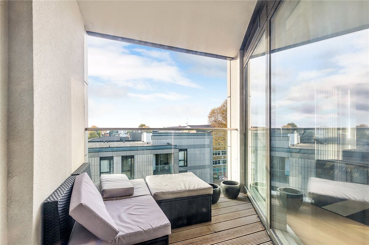flat for sale in Balham Hill, London, SW12 - WND180160 | Knight Frank