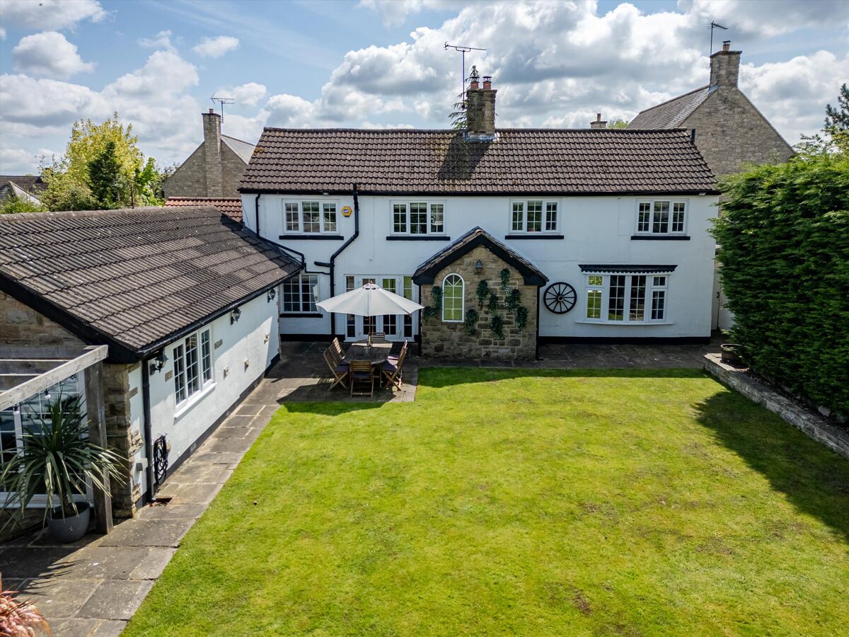 house for sale in Peplow Close, Burton Salmon, Leeds, LS25 ...